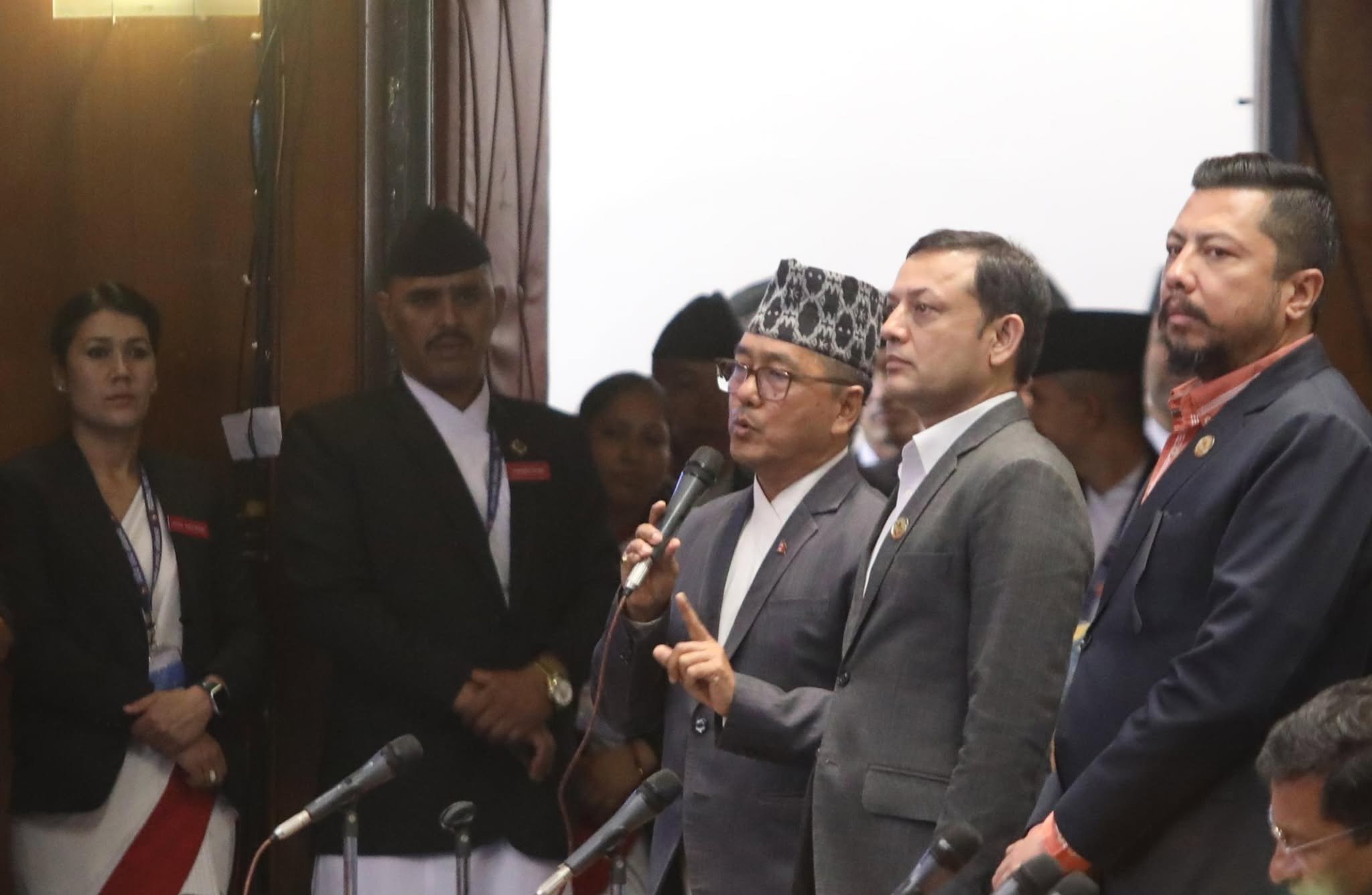 राप्रपाद्धारा संसद बहिष्कार, रास्वपाको बेल घेराउ जारी – Waikhari